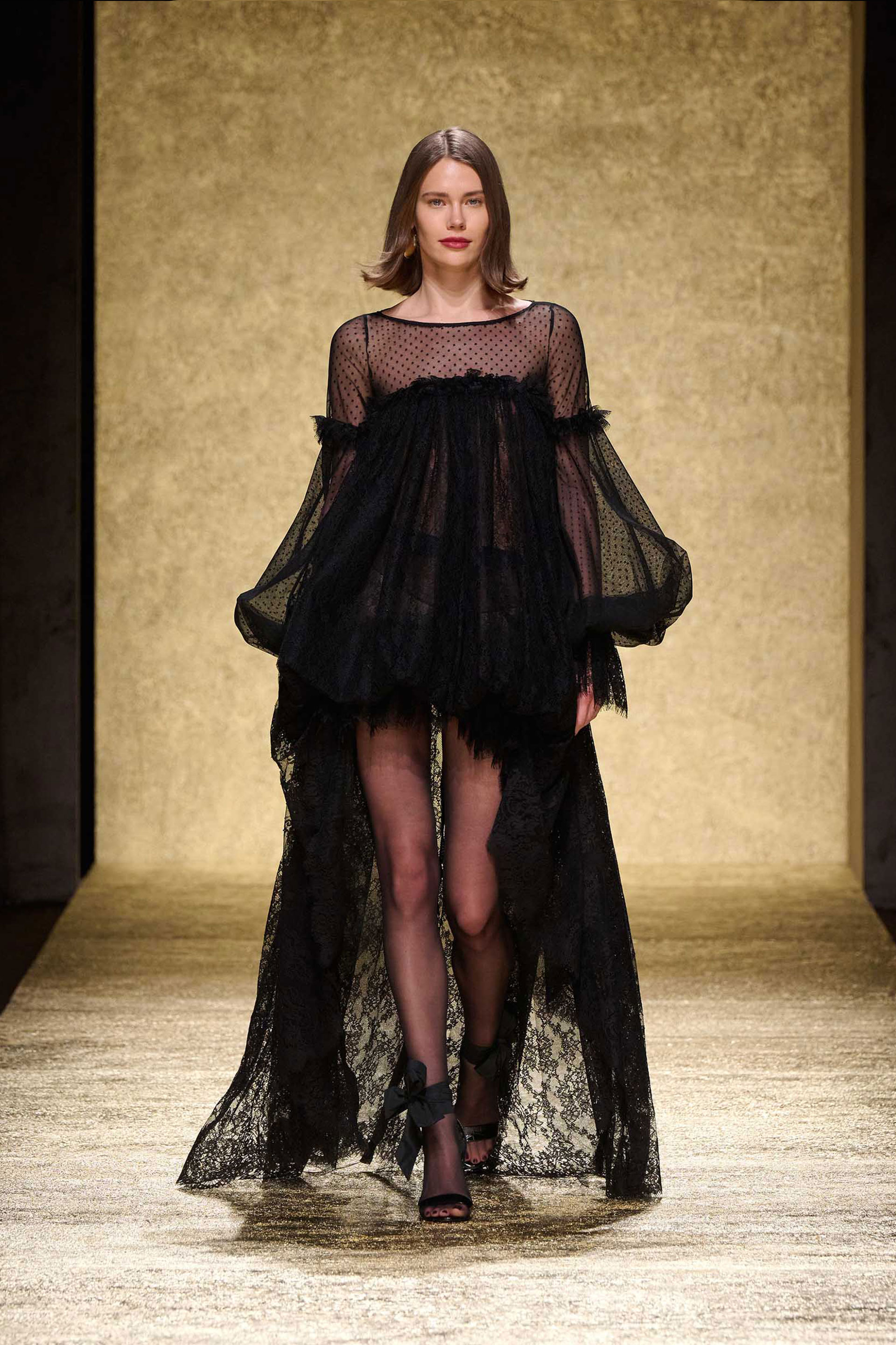 FASHION SHOW