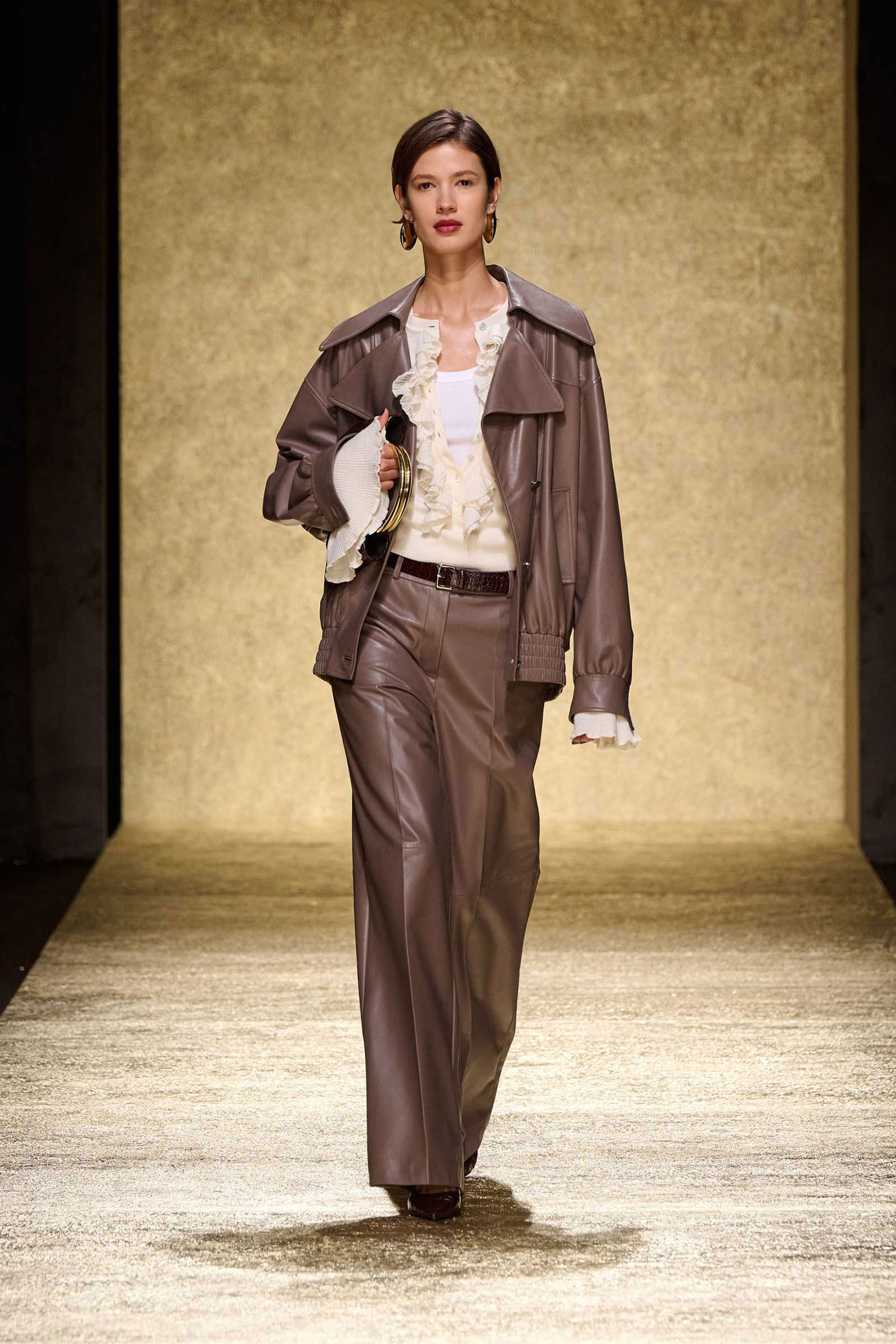 FASHION SHOW